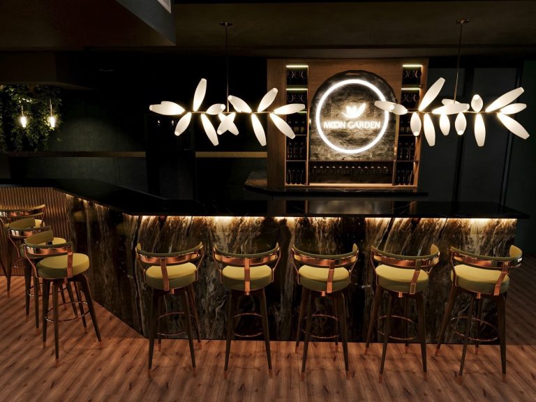 MOON GARDEN – Thousands of delicious dishes
